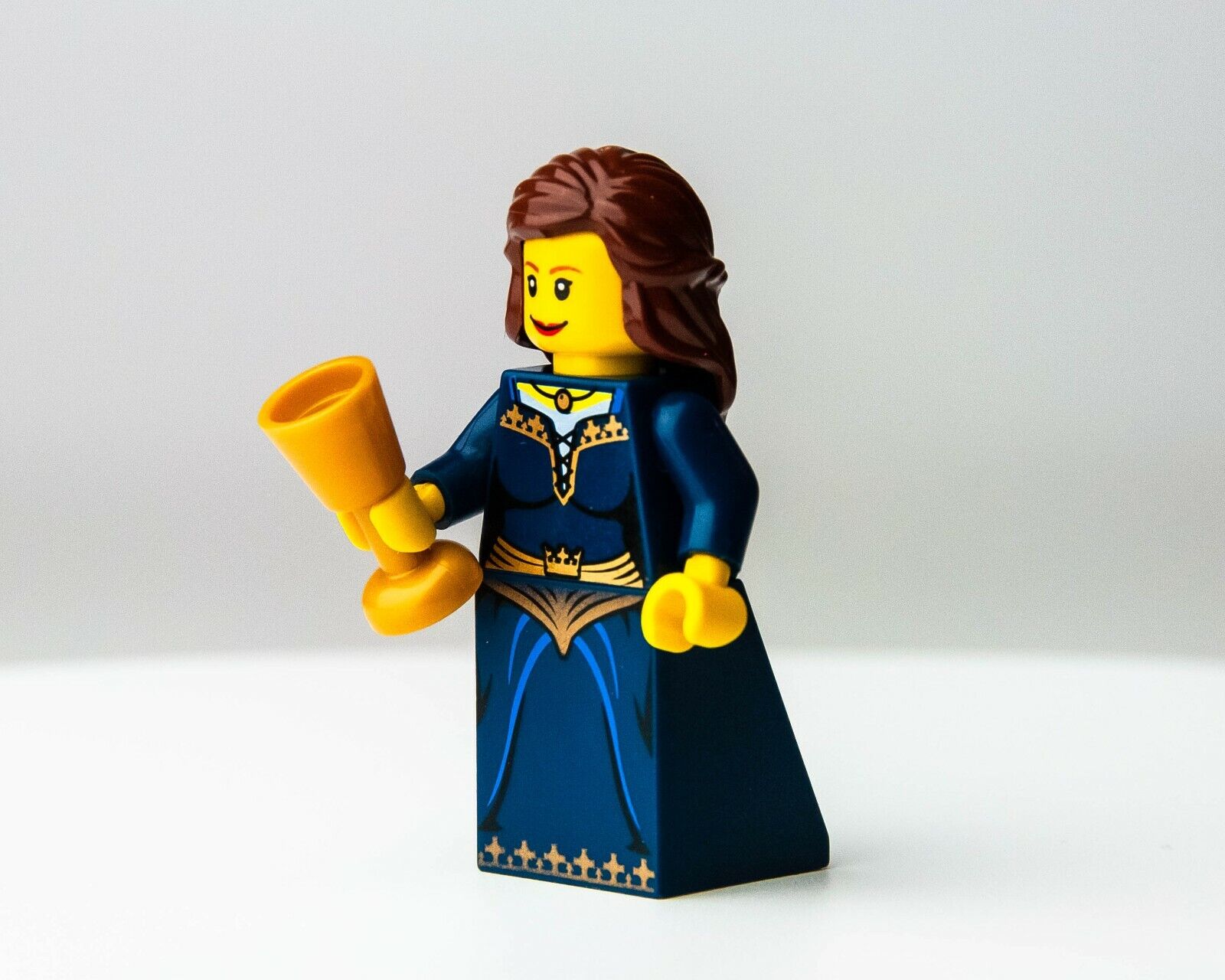 NEW LEGO Crown Princess (Maiden) - Skeleton Tower - 7093 (cas333) Mini