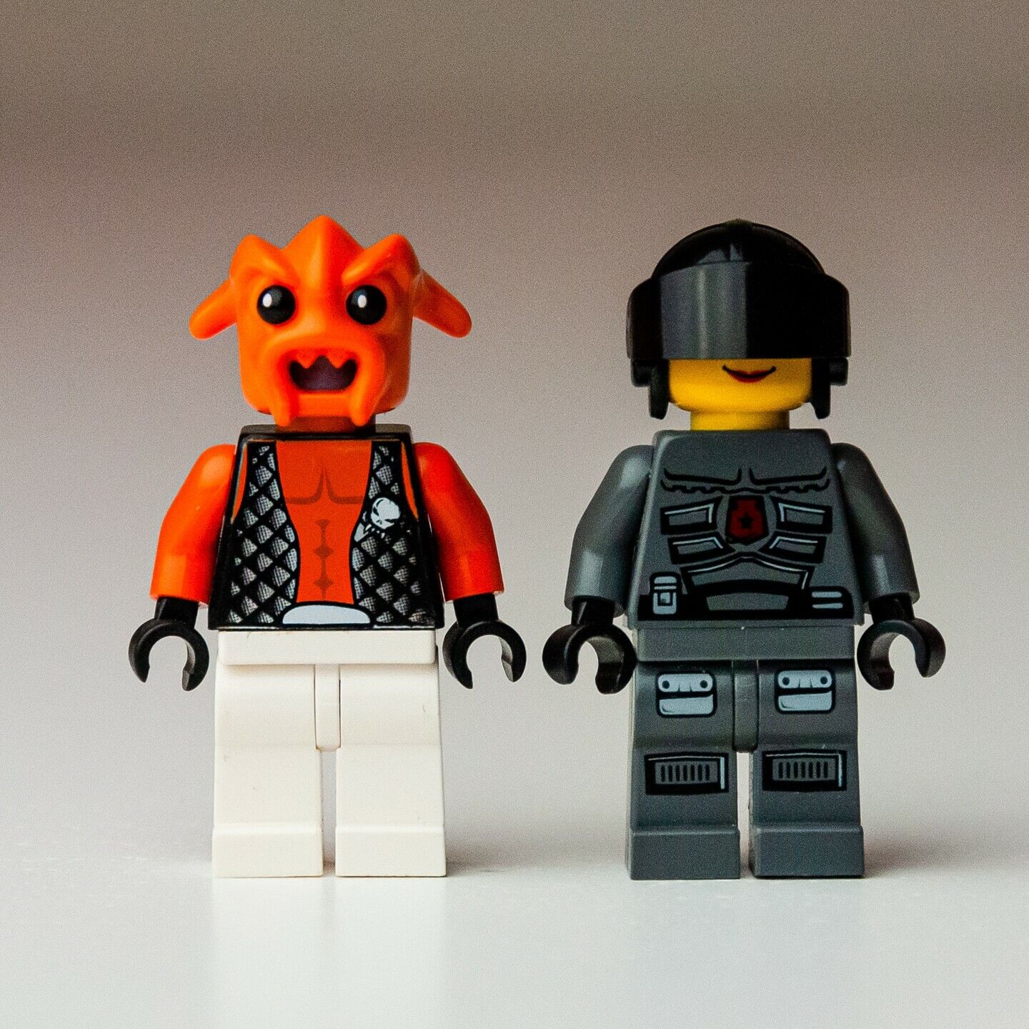 LEGO Space Police 3 Alien Kranxx, Officer 9 (LOT of 2) Minifigure (sp0