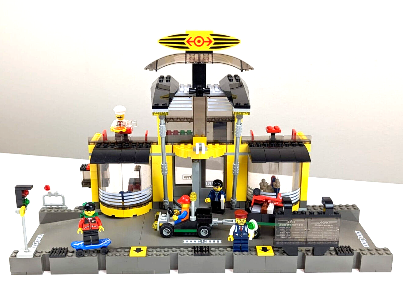 Vintage LEGO World City 4513 - Grand Central Station w/ Instructions,