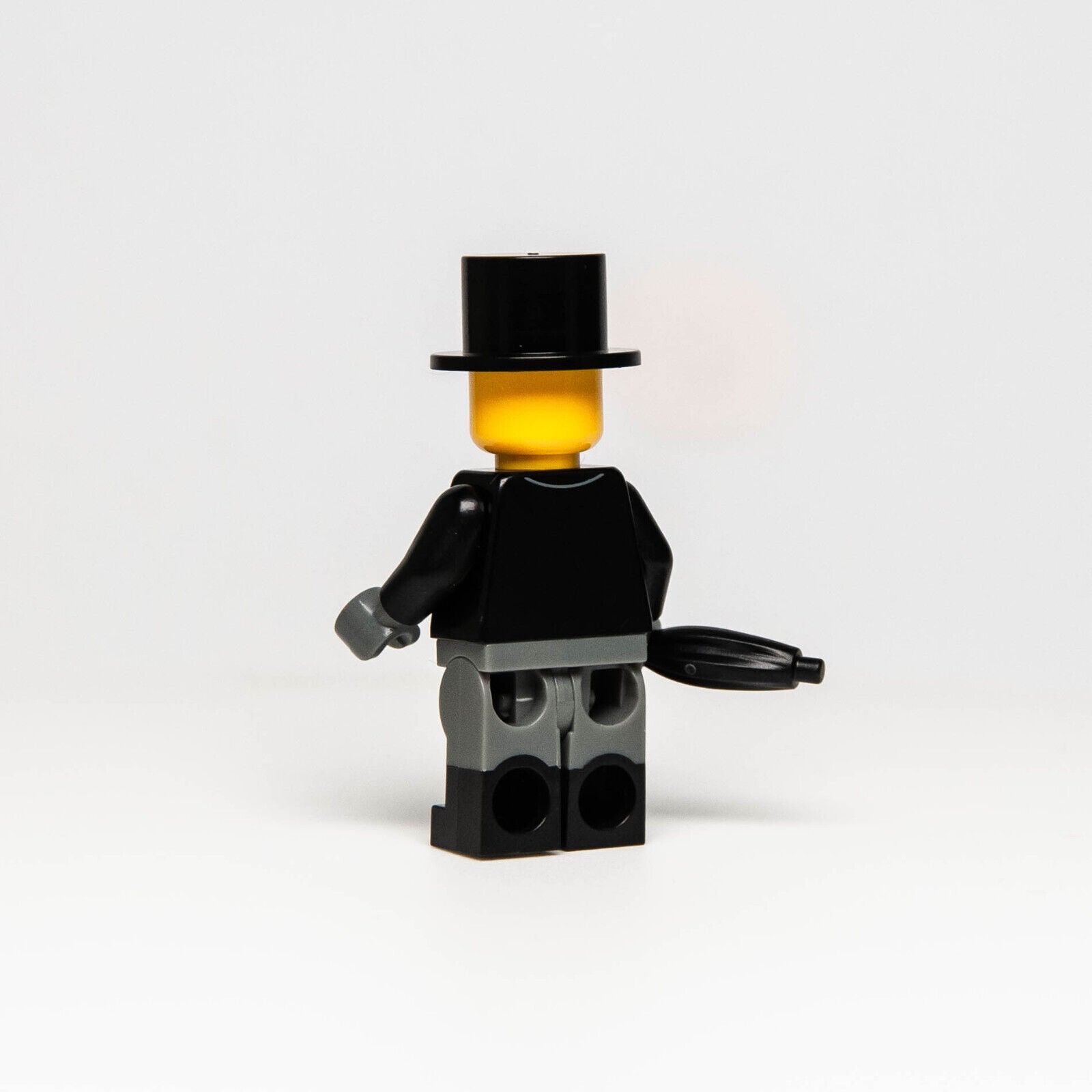 New LEGO 2023 BAM Minifigure - True Gentleman Suit, Top Hat & Umbrella