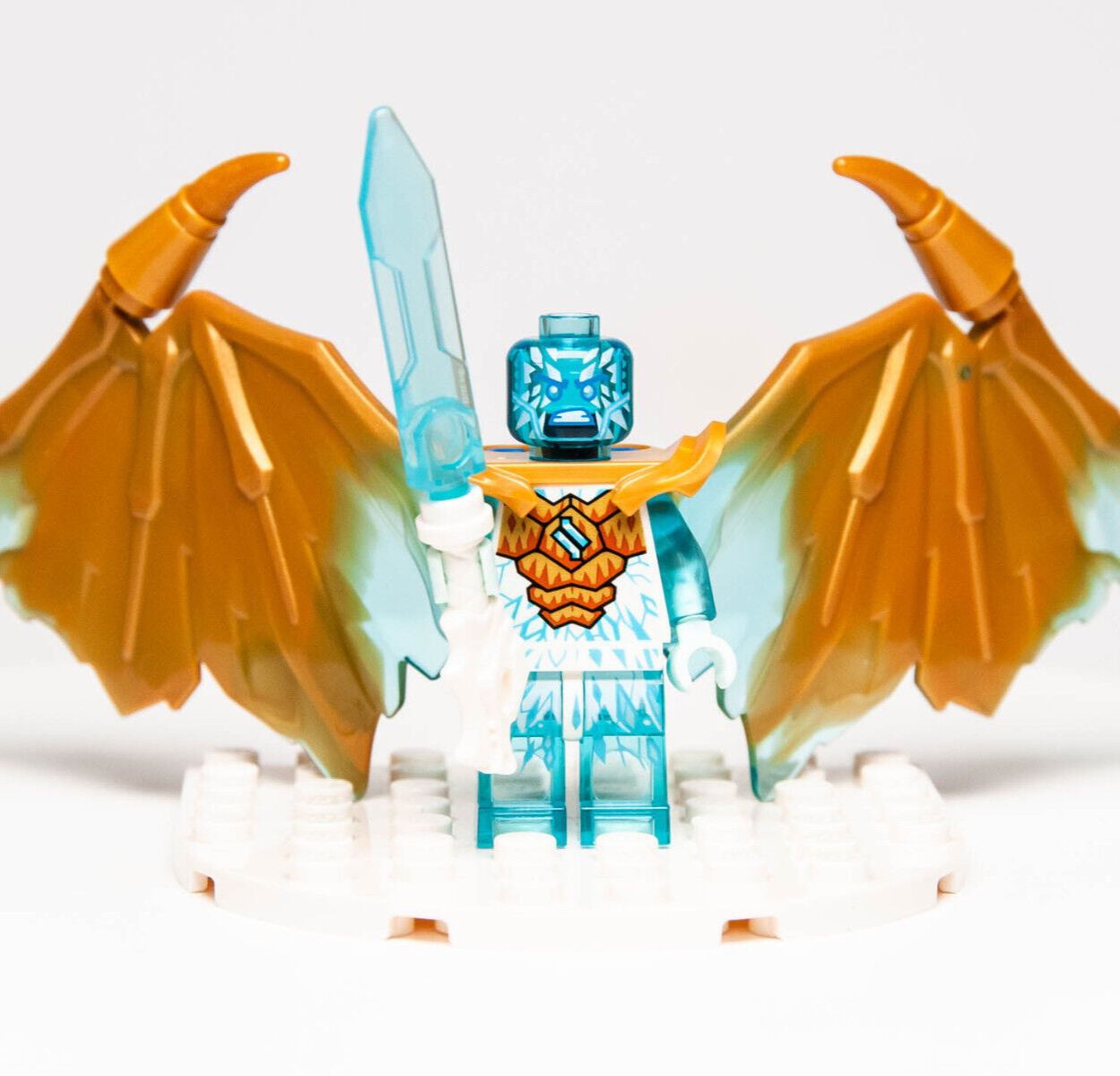 New Lego Ninjago Crystallized Minifigure: Golden Dragon Zane (njo770)
