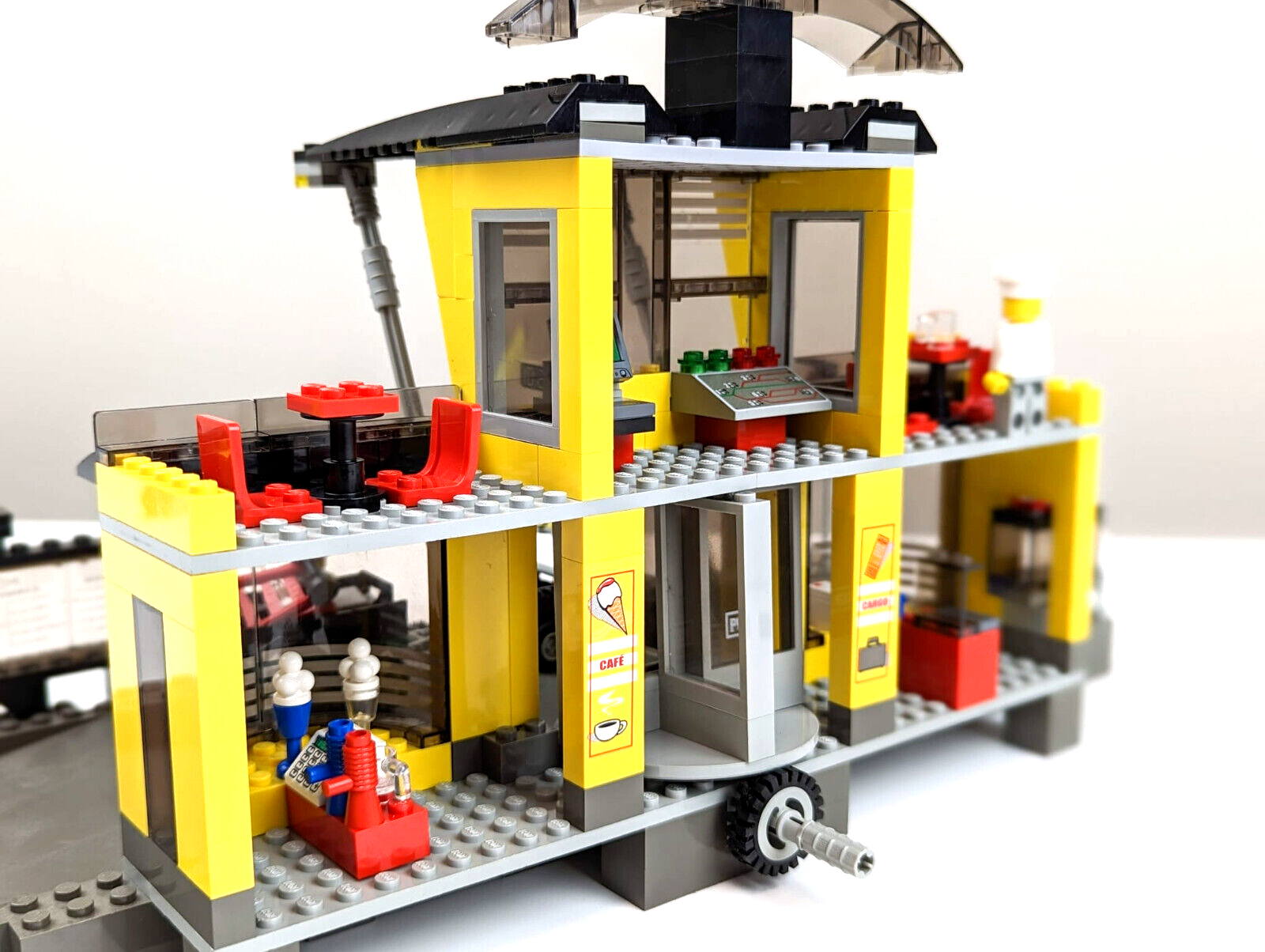 Vintage LEGO World City 4513 - Grand Central Station w/ Instructions,