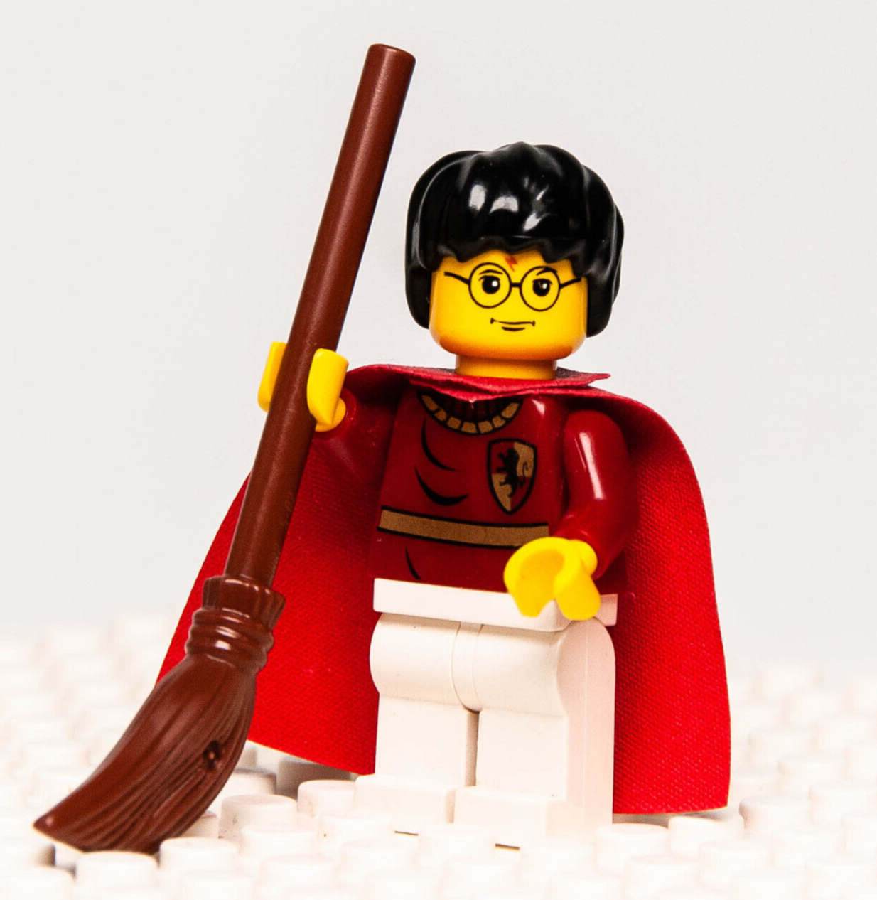 LEGO Minifigure Harry Potter Dark Red Quidditch Uniform (hp019) w/ Bro