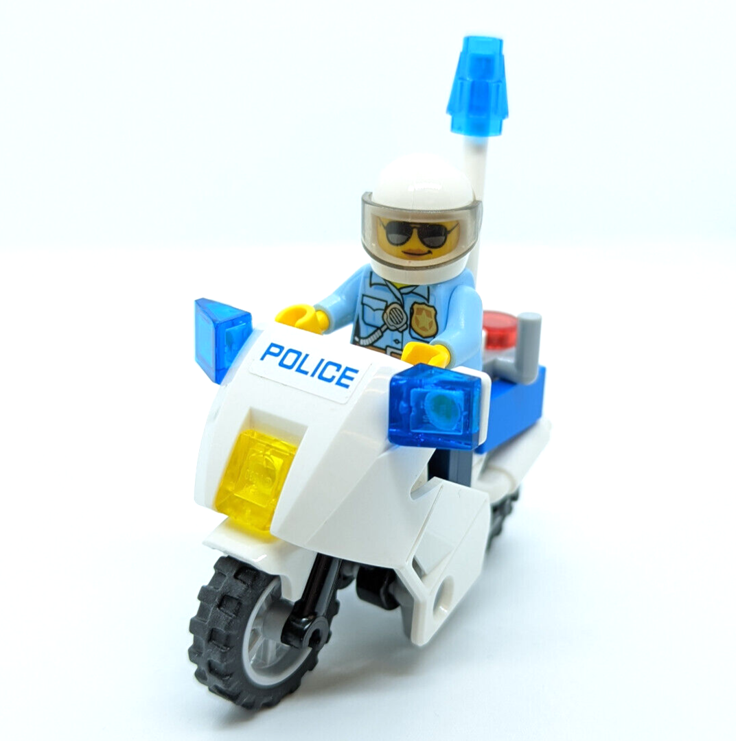 LEGO Female Police Officer Minifigure & Motorcycle (cty0936) 60200 Cap
