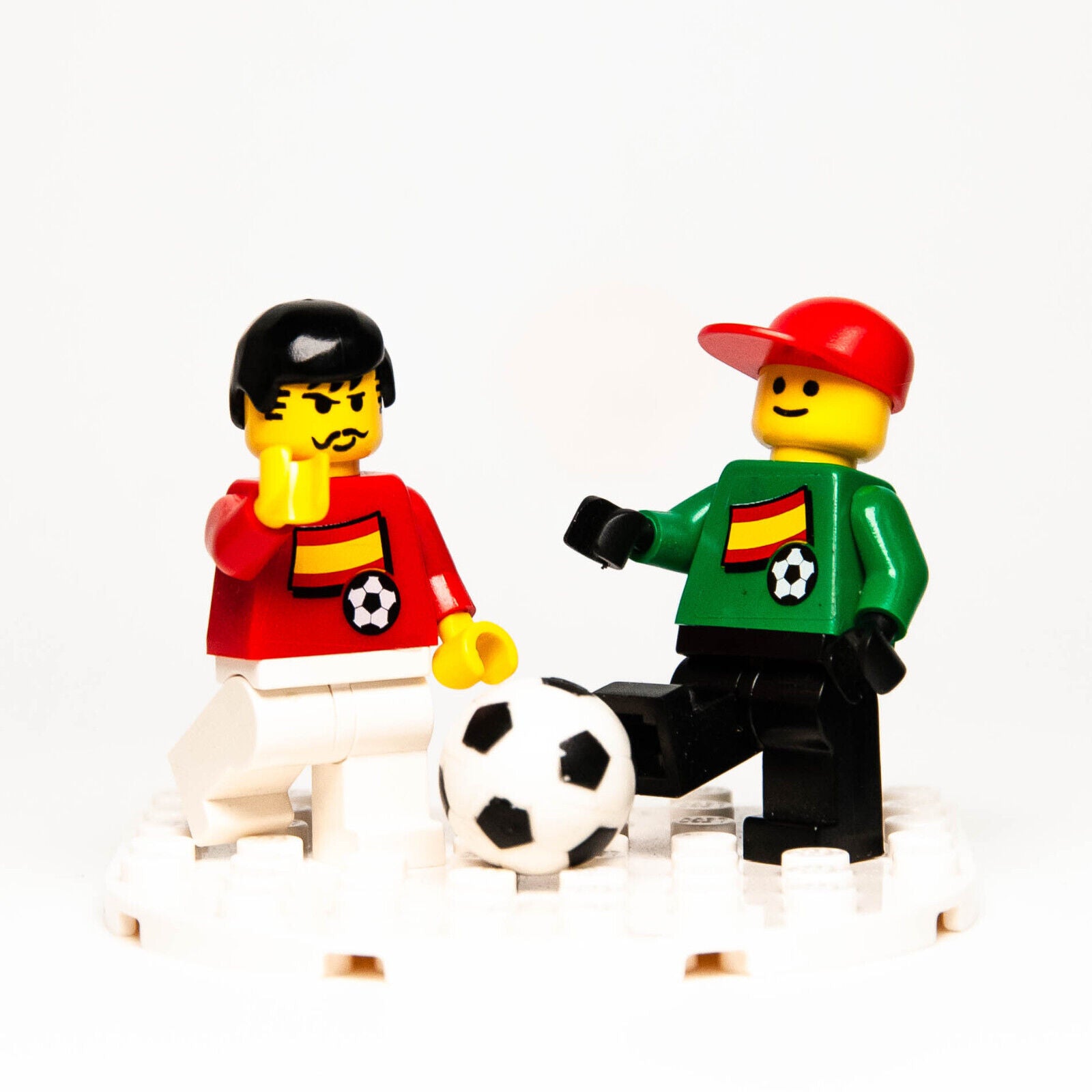 LEGO Minifigures Sports 3407-1 Soccer Bus / Football Players Team Spai