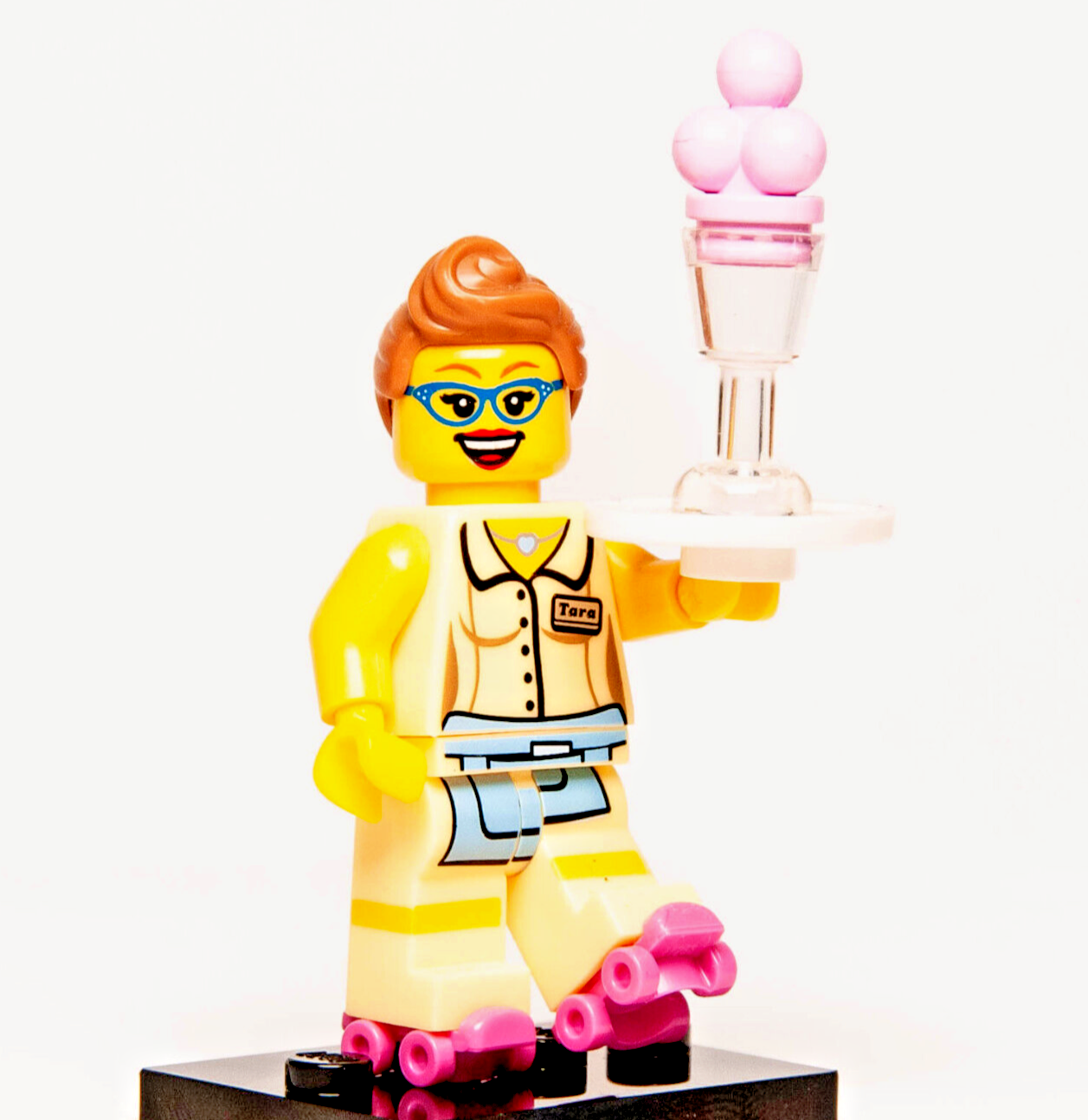 New LEGO CMF Series 11 Minifig 50's Diner Waitress Roller Skates 71002