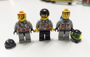 Minifigure Lot & Instructions for 6477 LEGO Town Fire Fighter's Lift T