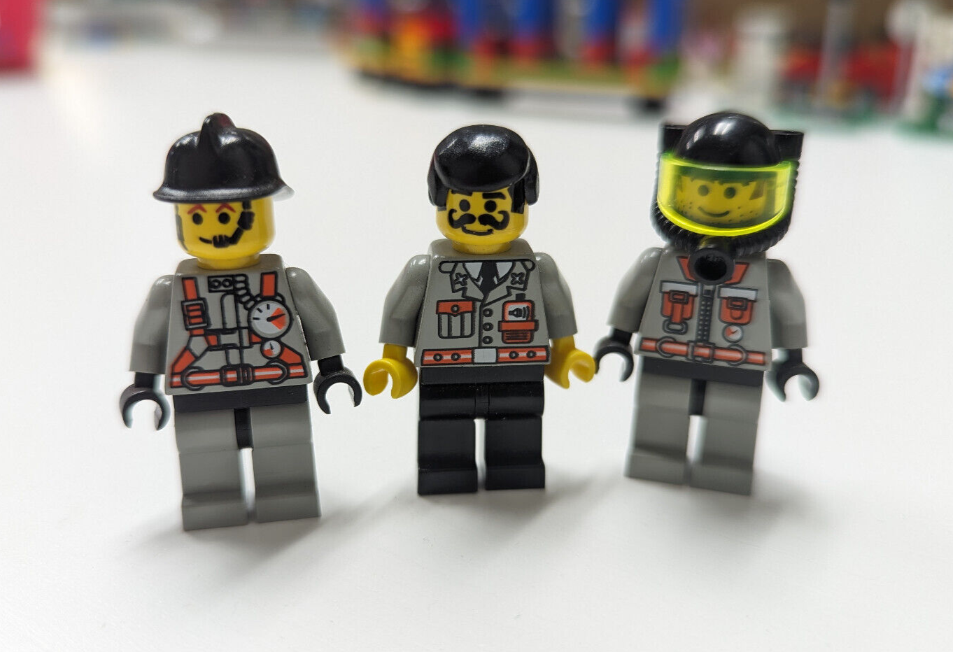 Minifigure Lot & Instructions for 6477 LEGO Town Fire Fighter's Lift T