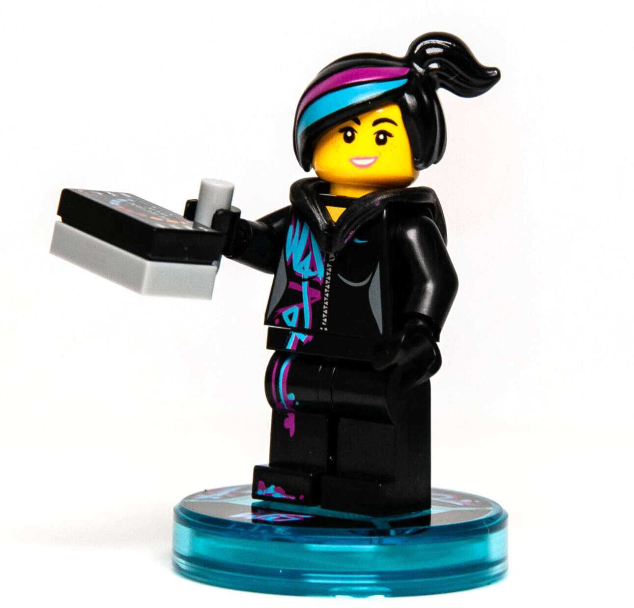 New Lego Minifigure - Wyldstyle w/ Dimensions Base Tag Relic Tile 7120