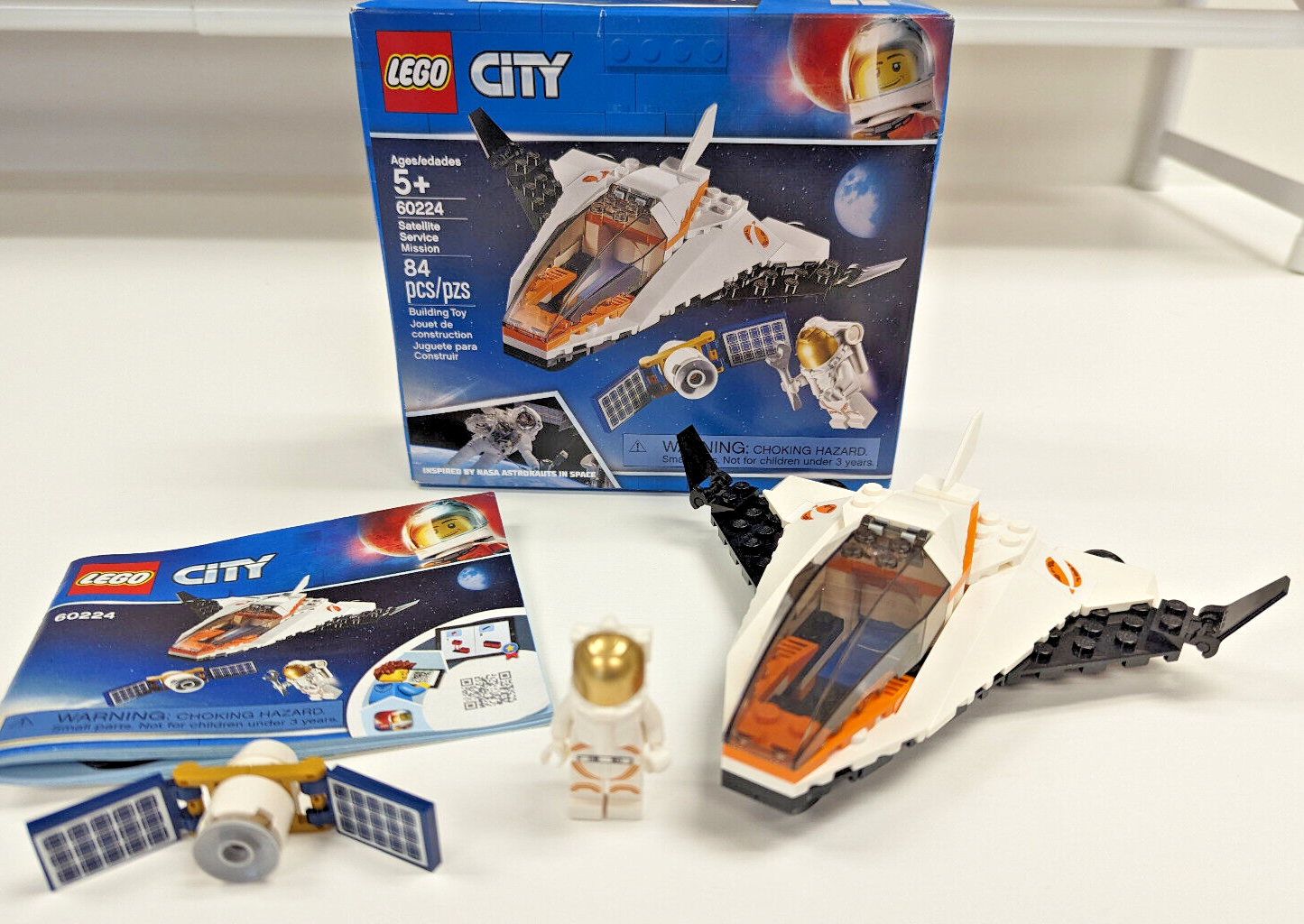 LEGO City Space Port: Satellite Service Mission (60224) Complete w/ Ma