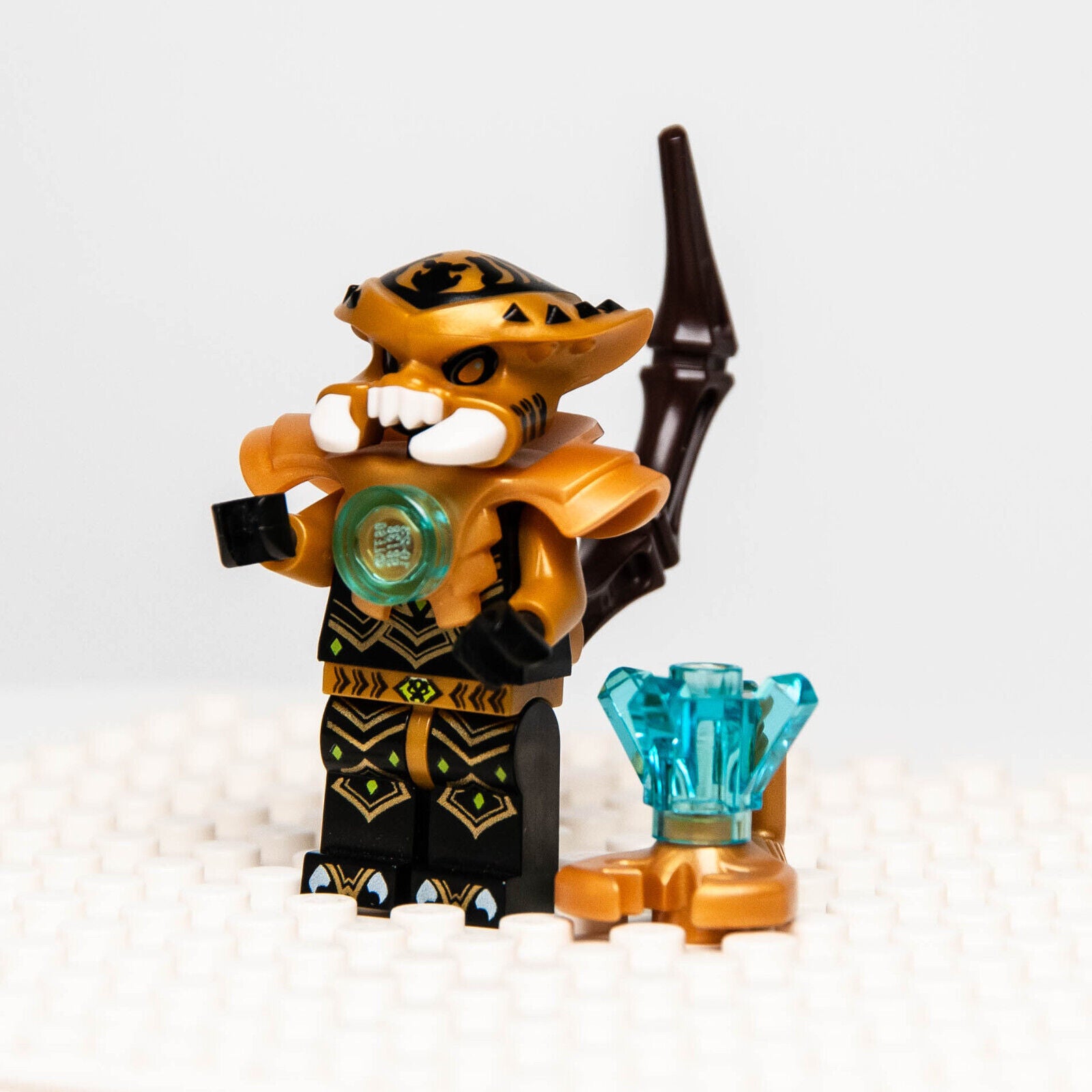 LEGO Legends of Chima SCORM Minifigure (loc056) w/ Gold Scorpion