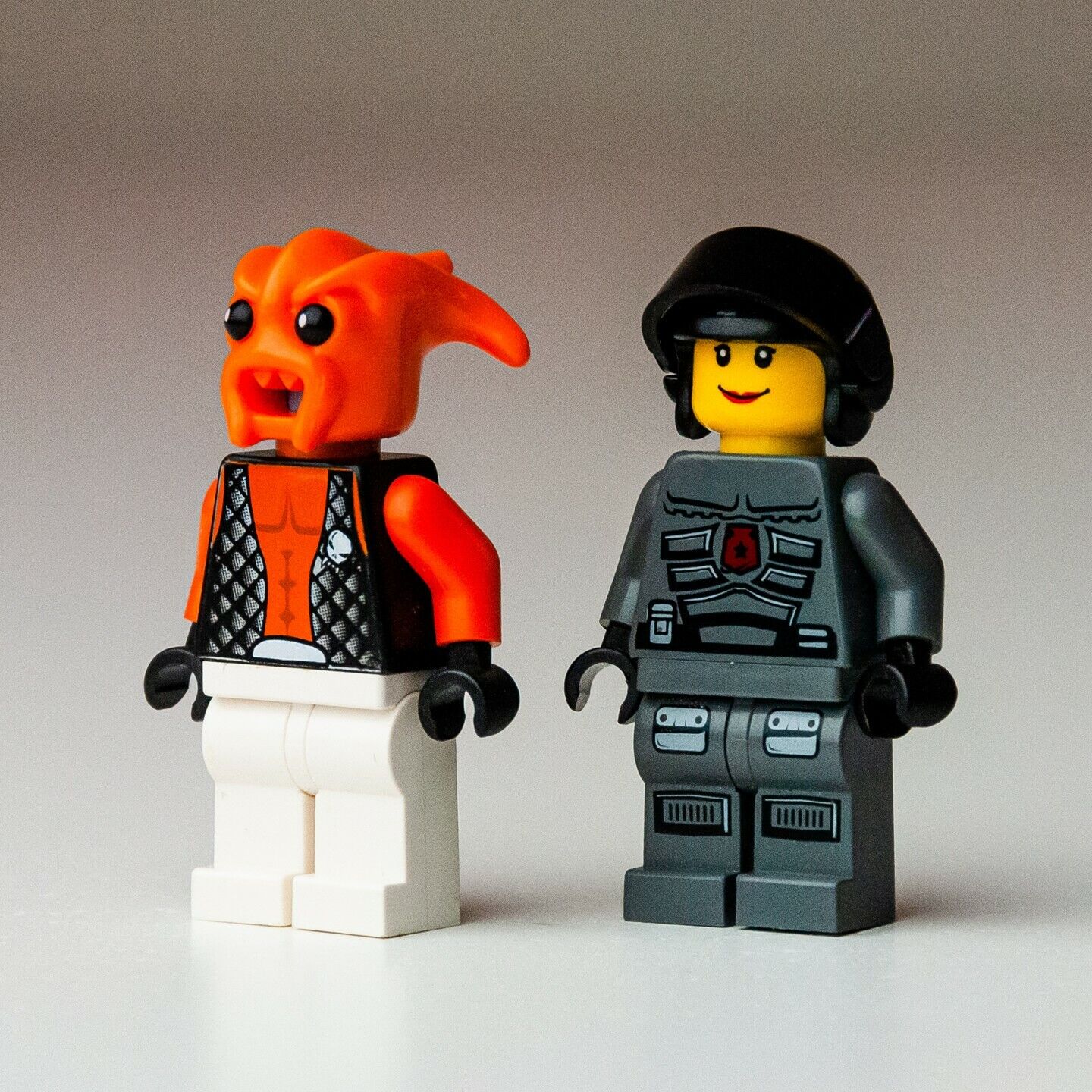 LEGO Space Police 3 Alien Kranxx, Officer 9 (LOT of 2) Minifigure (sp0