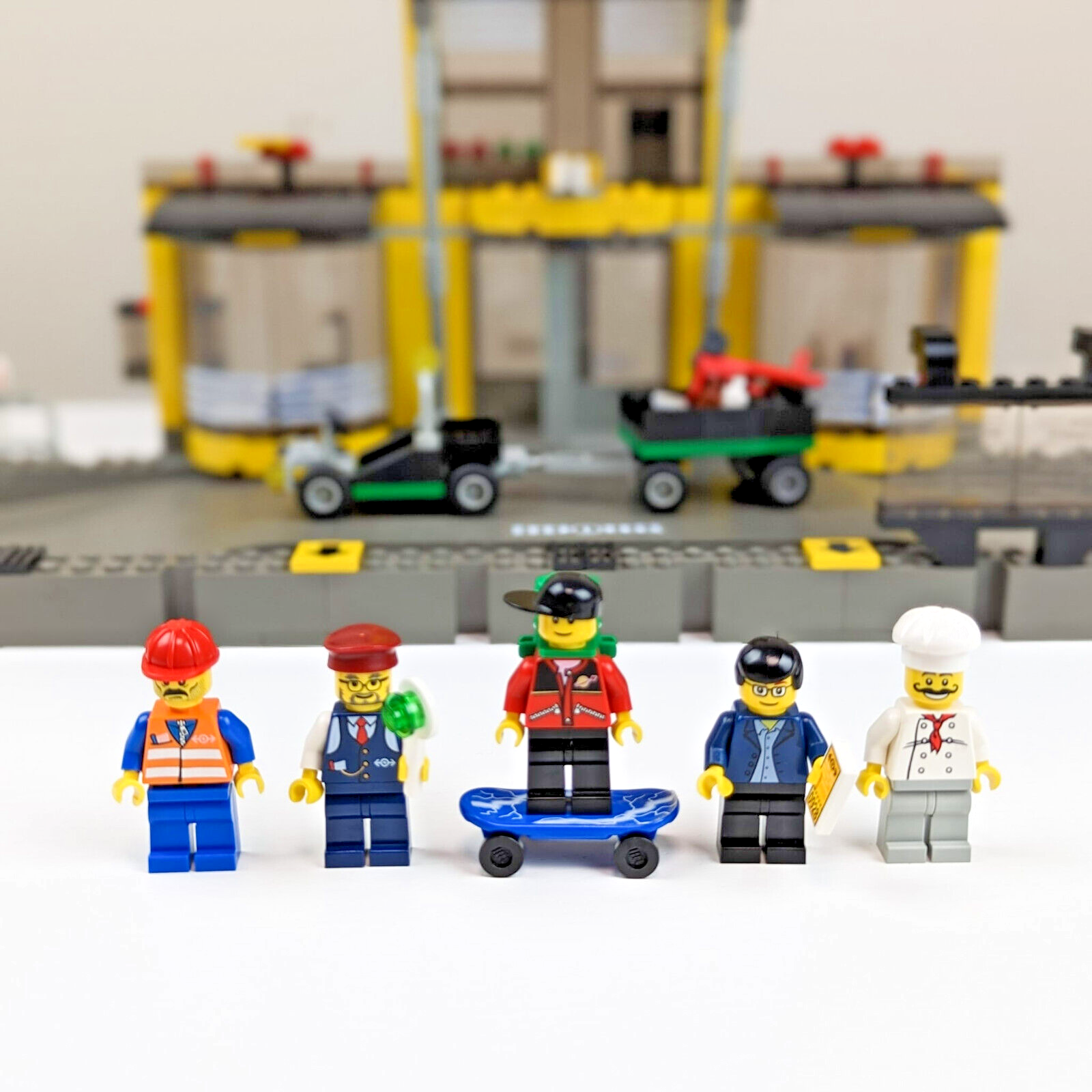 Vintage LEGO World City 4513 - Grand Central Station w/ Instructions,