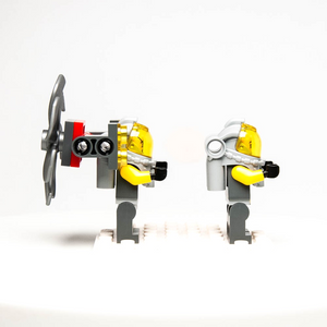 Lego City of Atlantis 7985 Minifigure Lot: Samantha (atl022) & Ace (at