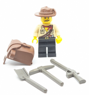 LEGO Adventurers Desert Minifigure Johnny Thunder w/ Backpack (adv041)