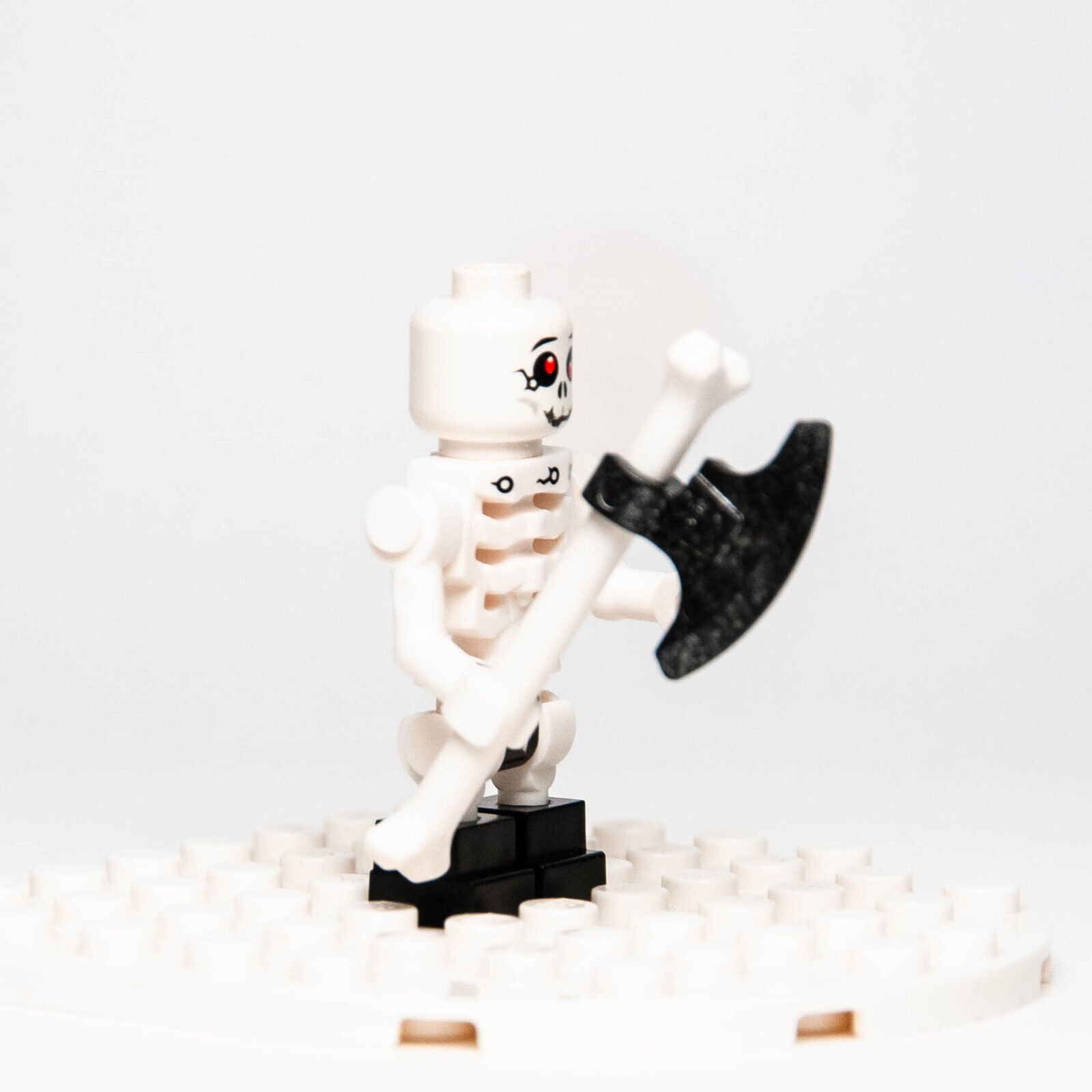 LEGO Ninjago Minifigure - Bonezai (Skulkin) w/Weapon (njo008) 2520 250