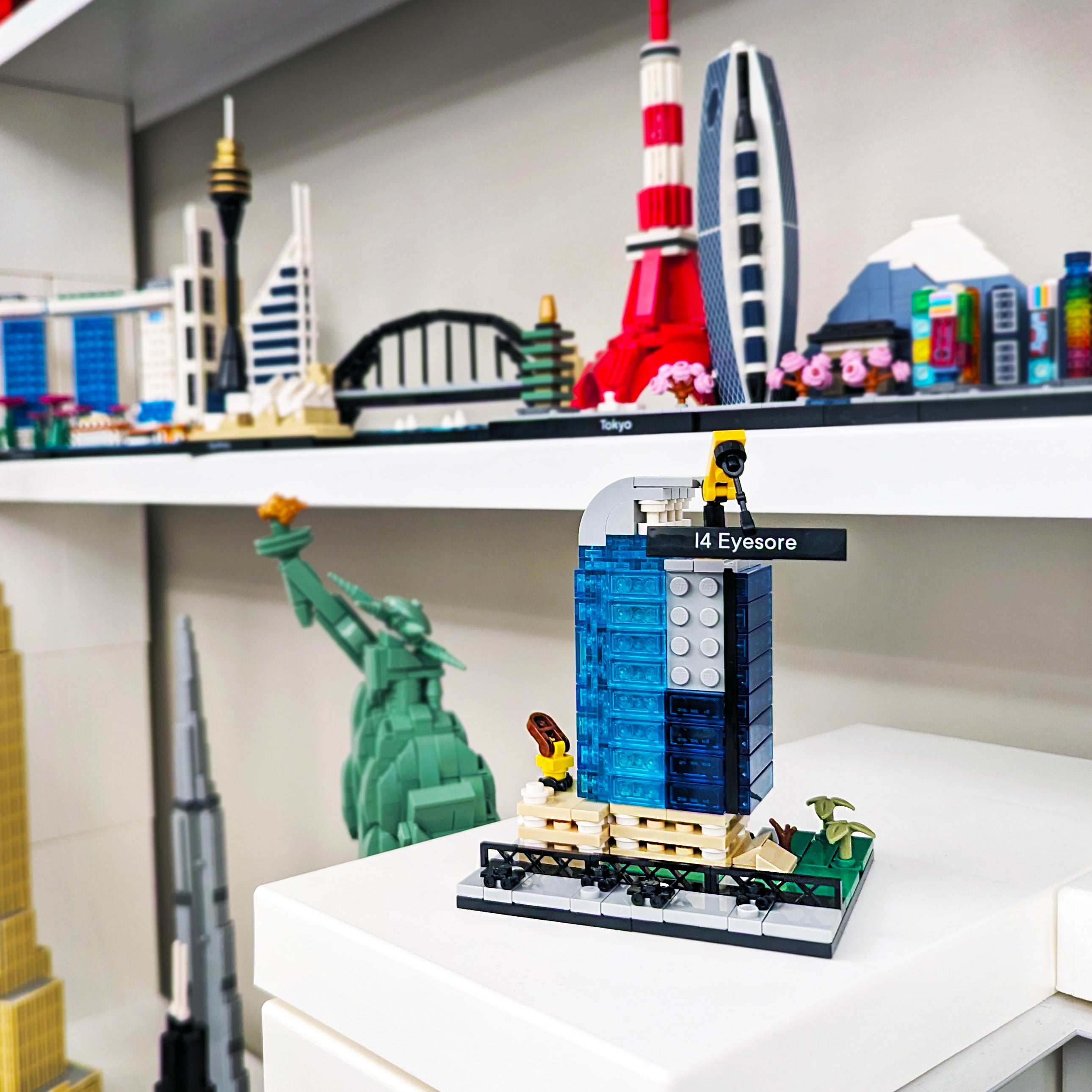 I-4 Eyesore Orlando "Majesty Building" Custom Build Kit